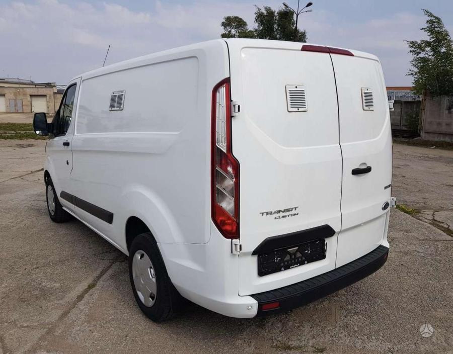 White Ford Transit Custom 2020 in Siauliai, with an engine capacity of 2.00 L and mileage of 306 thousand km for 8900 €, photo 7 on AUTOMOTO.COM.LV
