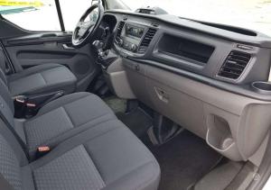 White Ford Transit Custom 2020 in Siauliai, with an engine capacity of 2.00 L and mileage of 306 thousand km for 8900 €, photo 8 on AUTOMOTO.COM.LV