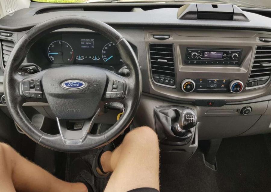 White Ford Transit Custom 2020 in Siauliai, with an engine capacity of 2.00 L and mileage of 306 thousand km for 8900 €, photo 10 on AUTOMOTO.COM.LV