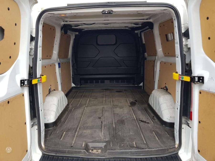 White Ford Transit Custom 2020 in Siauliai, with an engine capacity of 2.00 L and mileage of 306 thousand km for 8900 €, photo 13 on AUTOMOTO.COM.LV