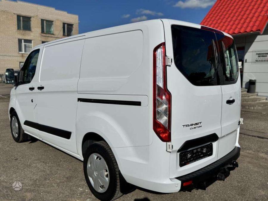 White Ford Transit Custom 2020 in Radviliskis, with an engine capacity of 2.00 L and mileage of 158 thousand km for 14459 €, photo 10 on AUTOMOTO.COM.LV