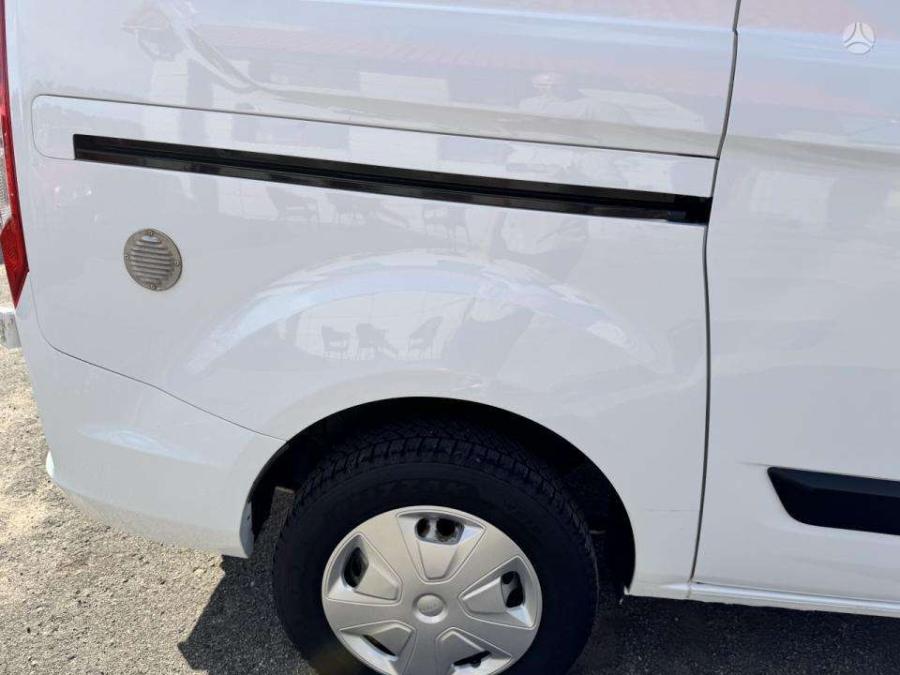 White Ford Transit Custom 2020 in Radviliskis, with an engine capacity of 2.00 L and mileage of 158 thousand km for 14459 €, photo 32 on AUTOMOTO.COM.LV