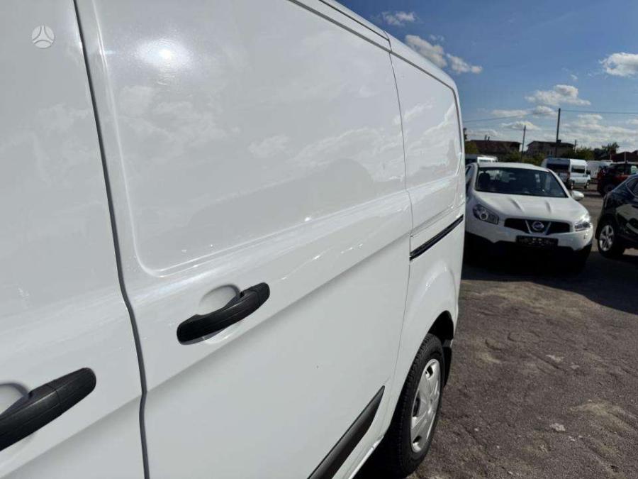 White Ford Transit Custom 2020 in Radviliskis, with an engine capacity of 2.00 L and mileage of 158 thousand km for 14459 €, photo 34 on AUTOMOTO.COM.LV