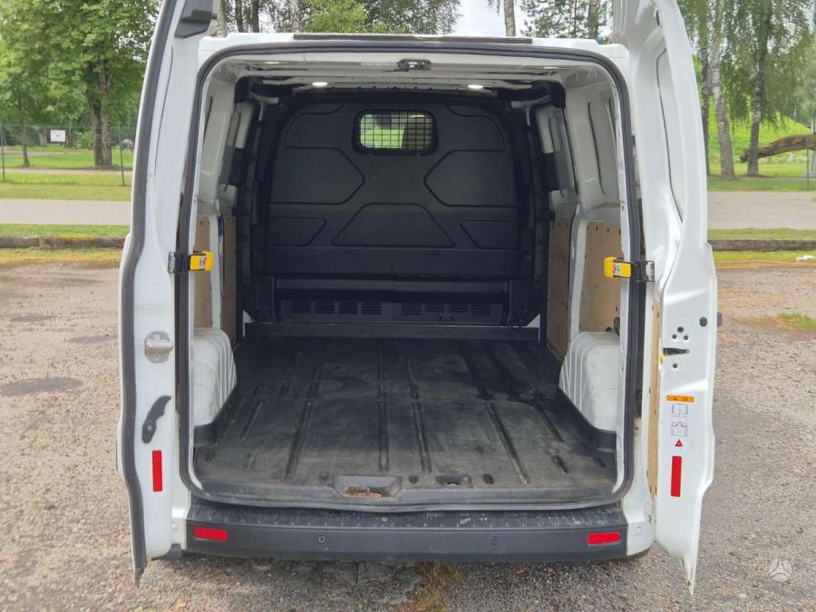 Balts Ford Transit Custom 2020 Tauragė, ar dzinēja tilpumu 2.00 L un nobraukumu 285 tūkst. km par 8000 €, foto 8 vietnē AUTOMOTO.COM.LV