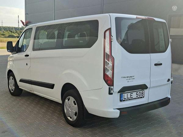 Ford Transit Custom 2020 in Siauliai on AUTOMOTO.COM.LV White Ford Transit Custom 2020 in Siauliai, with an engine capacity of 2.00 L and mileage of 140 thousand km for 17950 €, photo 7 on AUTOMOTO.COM.LV