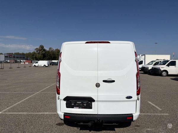 Ford Transit Custom 2020 in Vilnius on AUTOMOTO.COM.LV White Ford Transit Custom 2020 in Vilnius, with an engine capacity of 2.00 L and mileage of 89 thousand km for 14900 €, photo 8 on AUTOMOTO.COM.LV