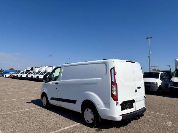 Ford Transit Custom 2020 in Vilnius on AUTOMOTO.COM.LV White Ford Transit Custom 2020 in Vilnius, with an engine capacity of 2.00 L and mileage of 89 thousand km for 14900 €, photo 9 on AUTOMOTO.COM.LV