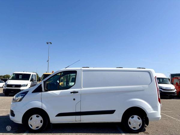 Ford Transit Custom 2020 in Vilnius on AUTOMOTO.COM.LV White Ford Transit Custom 2020 in Vilnius, with an engine capacity of 2.00 L and mileage of 89 thousand km for 14900 €, photo 10 on AUTOMOTO.COM.LV