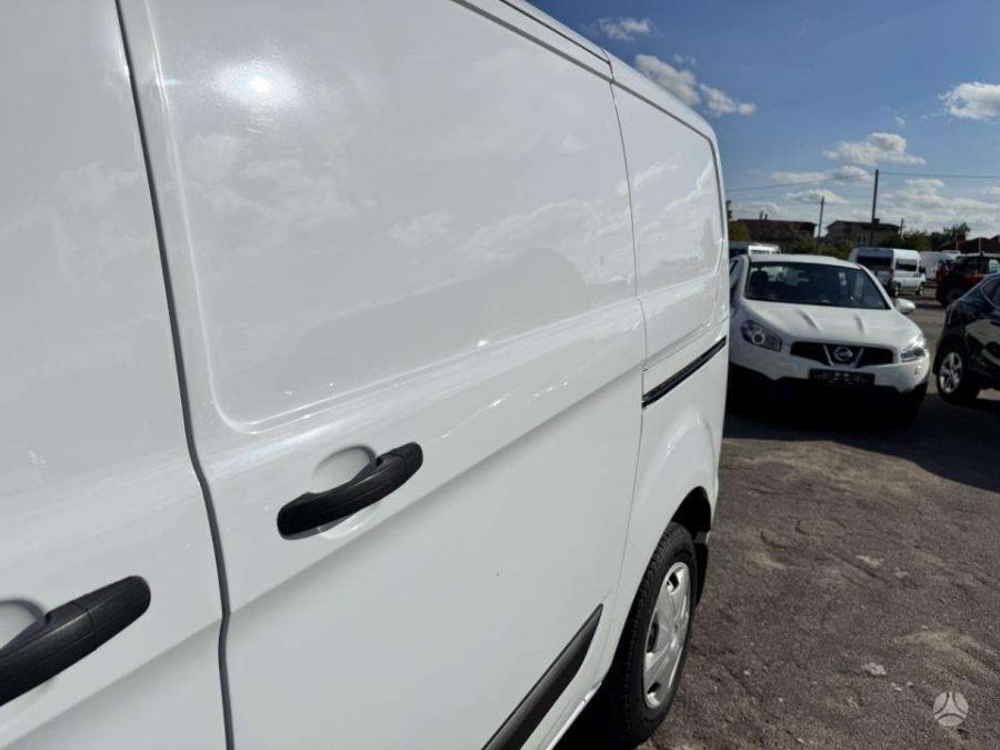 White Ford Transit Custom 2020 in Radviliskis, with an engine capacity of 2.00 L and mileage of 158 thousand km for 14459 €, photo 34 on AUTOMOTO.COM.LV