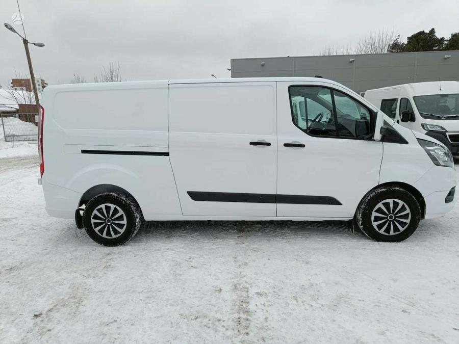 White Ford Transit Custom 2021 in Tallinn, with an engine capacity of 2.00 L and mileage of 146 thousand km for 15600 €, photo 7 on AUTOMOTO.COM.LV