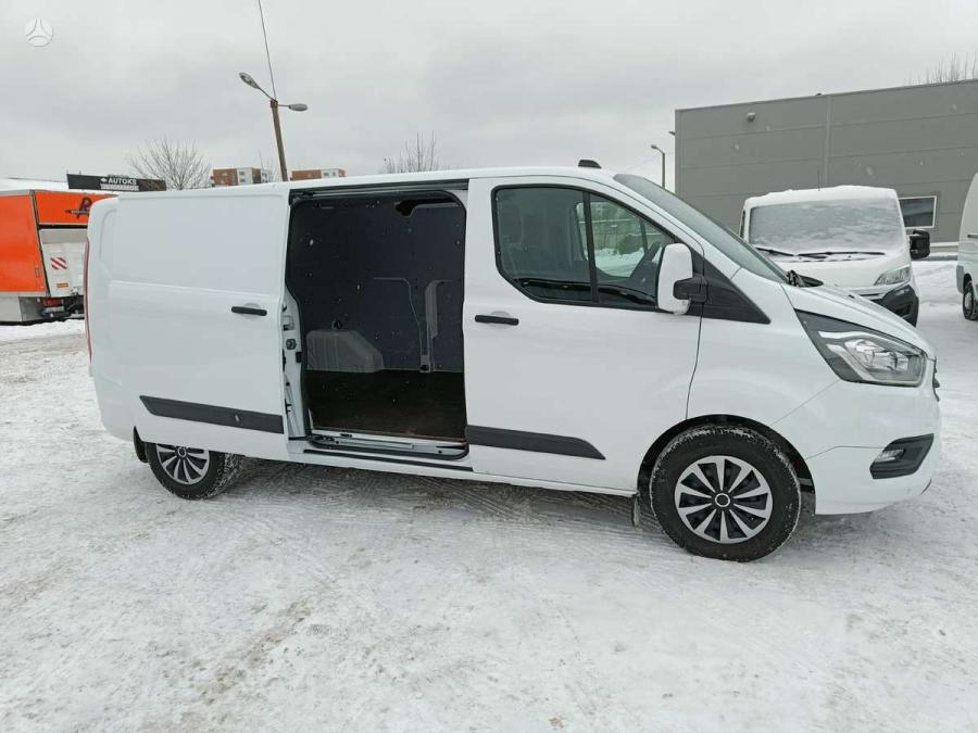 White Ford Transit Custom 2021 in Tallinn, with an engine capacity of 2.00 L and mileage of 146 thousand km for 15600 €, photo 8 on AUTOMOTO.COM.LV