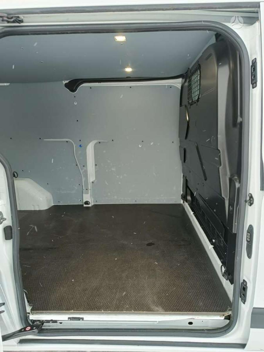 White Ford Transit Custom 2021 in Tallinn, with an engine capacity of 2.00 L and mileage of 146 thousand km for 15600 €, photo 9 on AUTOMOTO.COM.LV