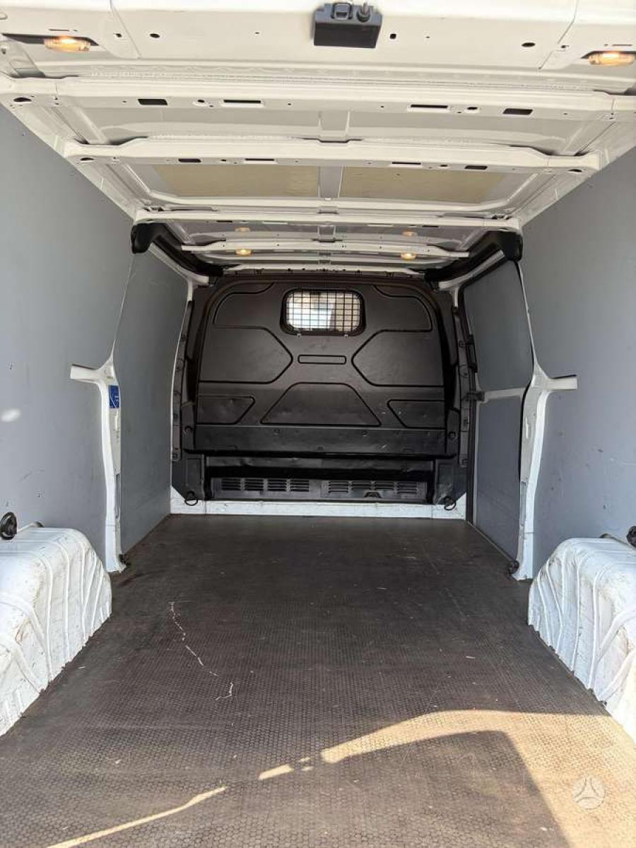 Balts Ford Transit Custom 2021 Viļņa, ar dzinēja tilpumu 2.00 L un nobraukumu 208 tūkst. km par 12900 €, foto 12 vietnē AUTOMOTO.COM.LV