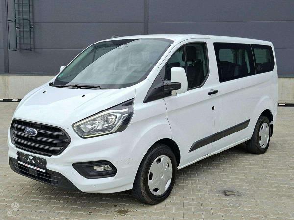 White Ford Transit Custom 2021 in Siauliai, with an engine capacity of 2.00 L and mileage of 175 thousand km for 18950 €, photo 3 on AUTOMOTO.COM.LV
