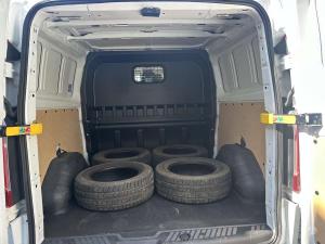 White Ford Transit Custom 2021 in Silute, with an engine capacity of 2.00 L and mileage of 153 thousand km for 14990 €, photo 7 on AUTOMOTO.COM.LV
