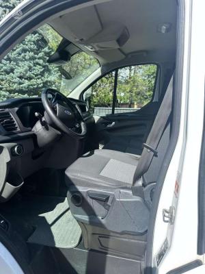 White Ford Transit Custom 2021 in Silute, with an engine capacity of 2.00 L and mileage of 153 thousand km for 14990 €, photo 11 on AUTOMOTO.COM.LV