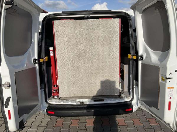 Ford Transit Custom 2021 Klaipėda vietnē Balts Ford Transit Custom 2021 Klaipėda, ar dzinēja tilpumu 2.00 L un nobraukumu 200 tūkst. km par 13800 €, foto 8 vietnē AUTOMOTO.COM.LV