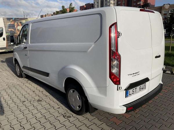 Ford Transit Custom 2021 Klaipėda vietnē Balts Ford Transit Custom 2021 Klaipėda, ar dzinēja tilpumu 2.00 L un nobraukumu 200 tūkst. km par 13800 €, foto 11 vietnē AUTOMOTO.COM.LV