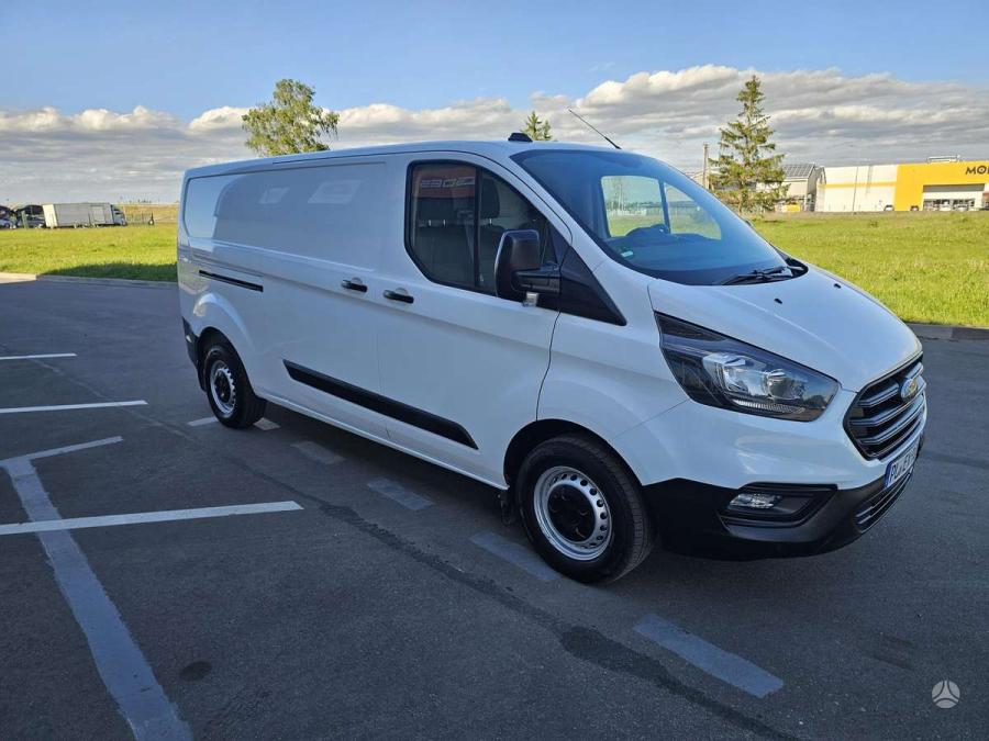 White Ford Transit Custom 2022 in Marijampole, with an engine capacity of 2.00 L and mileage of 205 thousand km for 10300 €, photo 3 on AUTOMOTO.COM.LV