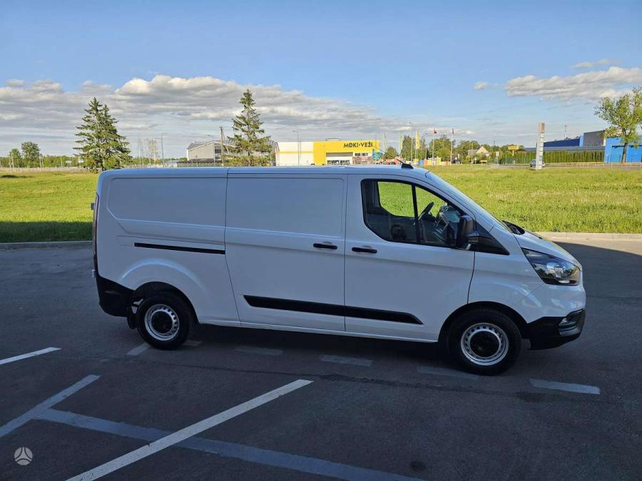White Ford Transit Custom 2022 in Marijampole, with an engine capacity of 2.00 L and mileage of 205 thousand km for 10300 €, photo 4 on AUTOMOTO.COM.LV