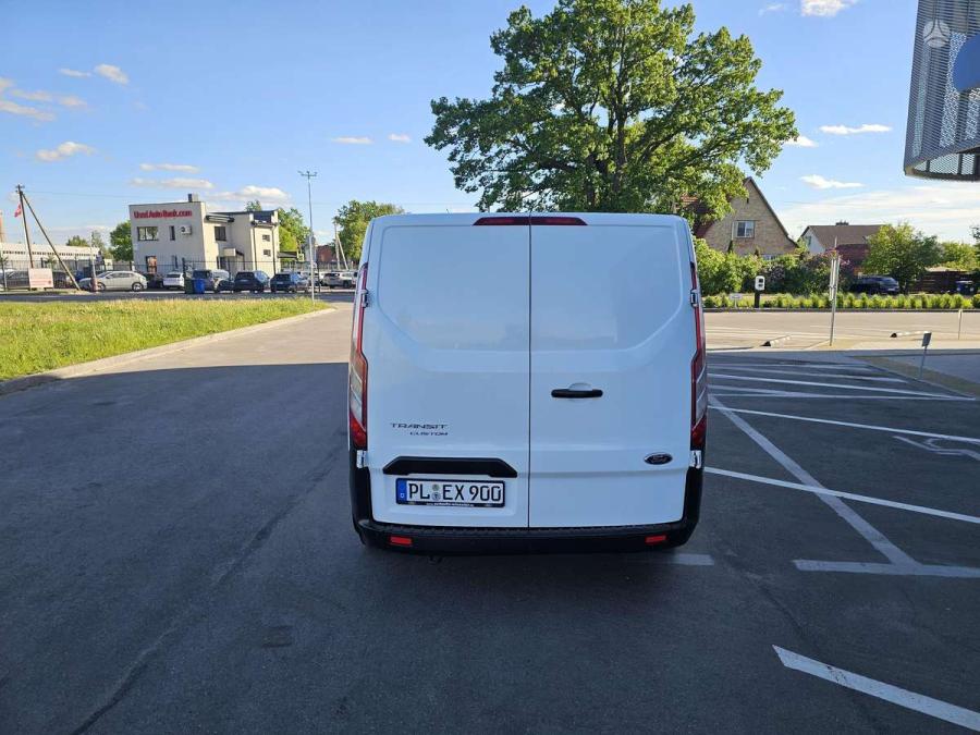 White Ford Transit Custom 2022 in Marijampole, with an engine capacity of 2.00 L and mileage of 205 thousand km for 10300 €, photo 10 on AUTOMOTO.COM.LV