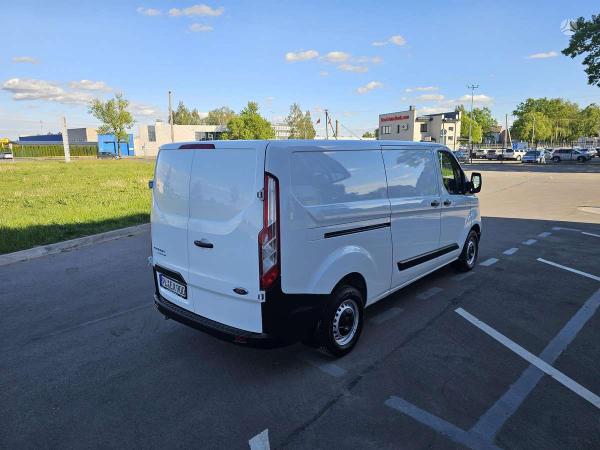 White Ford Transit Custom 2022 in Marijampole, with an engine capacity of 2.00 L and mileage of 205 thousand km for 10300 €, photo 10 on AUTOMOTO.COM.LV