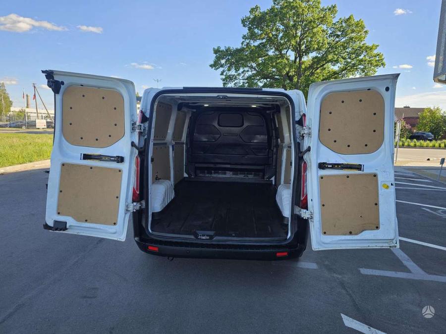 White Ford Transit Custom 2022 in Marijampole, with an engine capacity of 2.00 L and mileage of 205 thousand km for 10300 €, photo 15 on AUTOMOTO.COM.LV