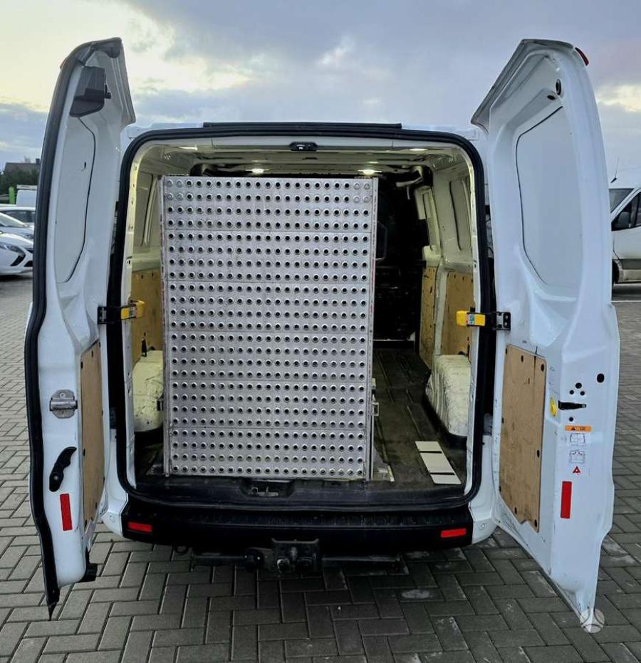 White Ford Transit Custom 2023 in Taurage, with an engine capacity of 2.00 L and mileage of 228 thousand km for 11200 €, photo 25 on AUTOMOTO.COM.LV