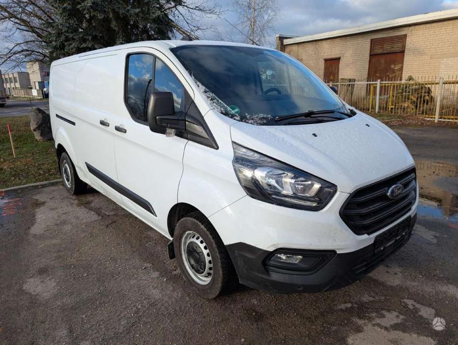 White Ford Transit Custom 2023 in Panevezys, with an engine capacity of 2.00 L and mileage of 113 thousand km for 12900 €, photo 1 on AUTOMOTO.COM.LV
