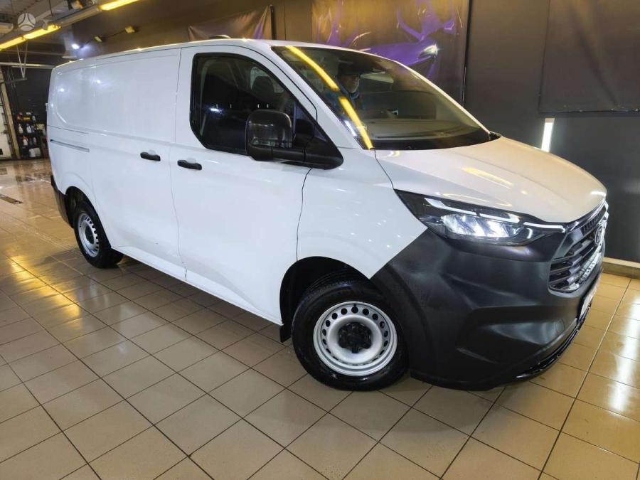 White Ford Transit Custom 2024 in Vilnius, with an engine capacity of 2.00 L and mileage of 17 thousand km for 17950 €, photo 1 on AUTOMOTO.COM.LV