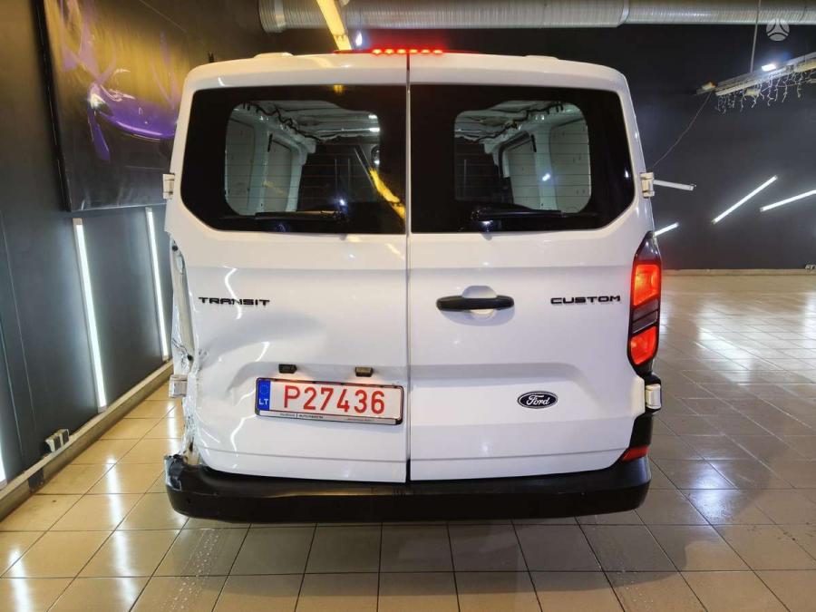 White Ford Transit Custom 2024 in Vilnius, with an engine capacity of 2.00 L and mileage of 17 thousand km for 17950 €, photo 4 on AUTOMOTO.COM.LV