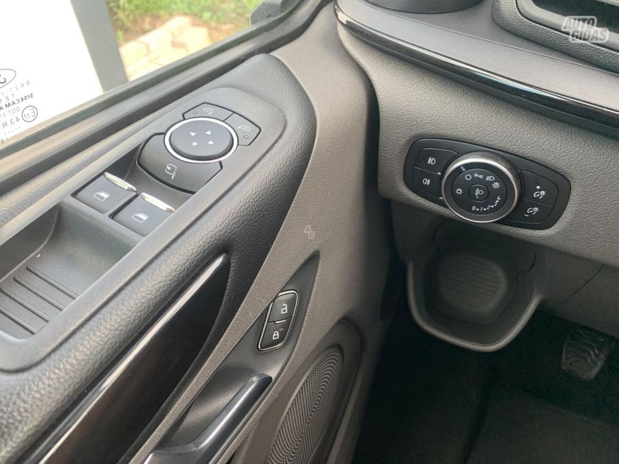 White Ford Transit Custom 2018 in Kaunas, with an engine capacity of 2.00 L and mileage of 192 thousand km for 17999 €, photo 19 on AUTOMOTO.COM.LV
