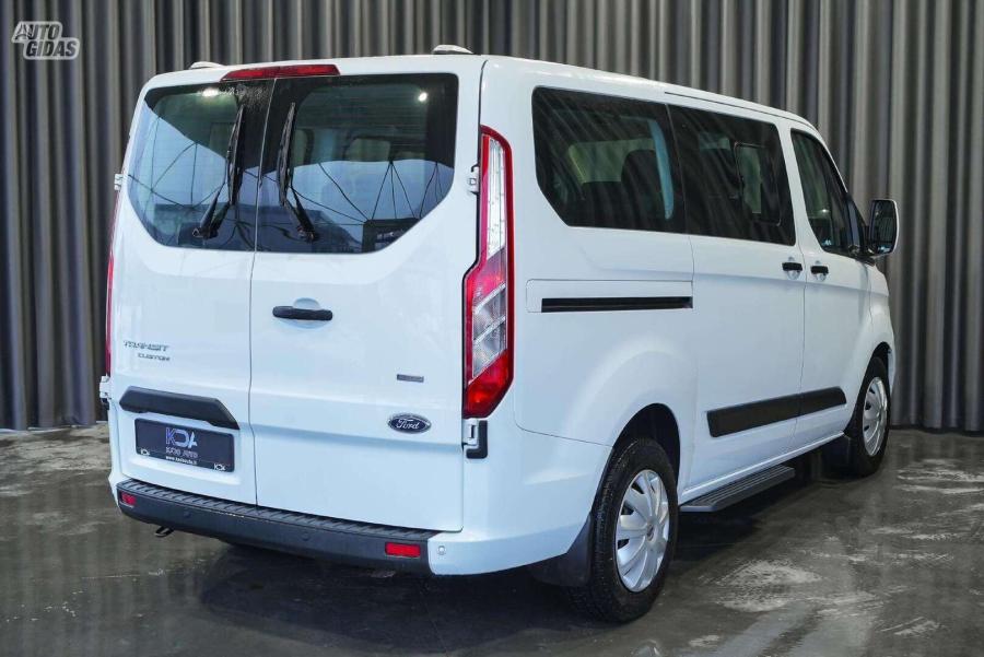 White Ford Transit Custom 2019 in Marijampole, with an engine capacity of 2.00 L and mileage of 142 thousand km for 13750 €, photo 11 on AUTOMOTO.COM.LV