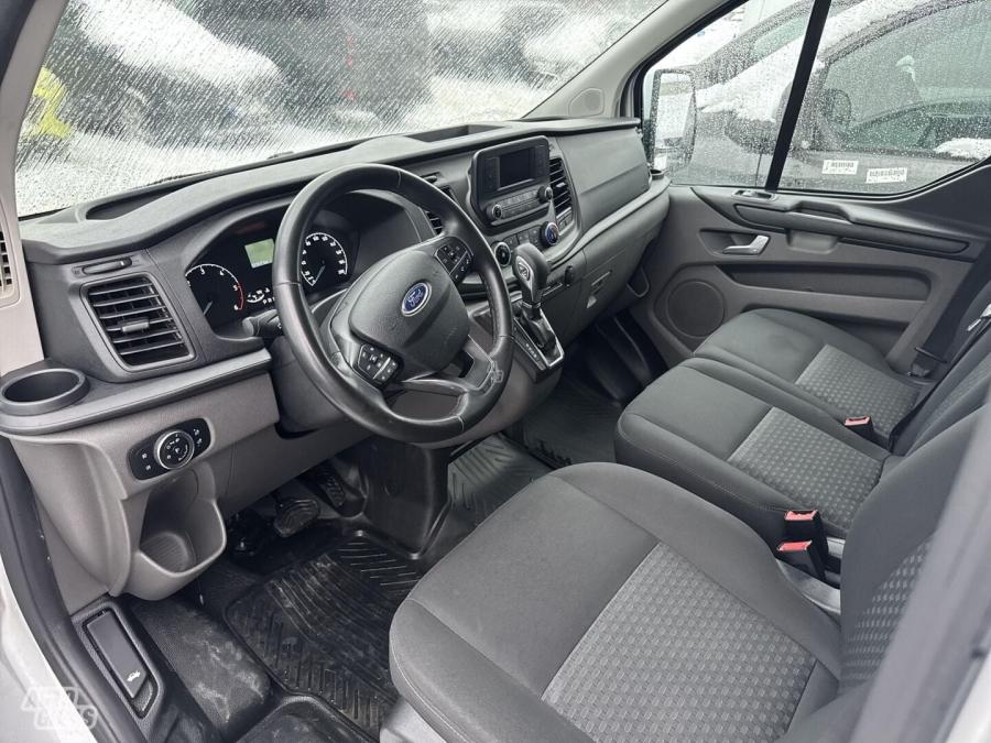 White Ford Transit Custom 2023 in Vilnius, with an engine capacity of 2.00 L and mileage of 132 thousand km for 25500 €, photo 10 on AUTOMOTO.COM.LV