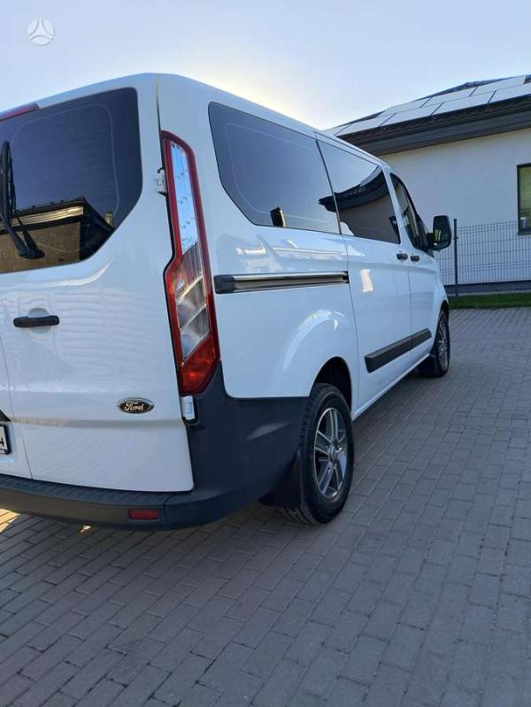White Ford Transit Custom 2015 in Kaunas, with an engine capacity of 2.20 L and mileage of 216 thousand km for 9800 €, photo 5 on AUTOMOTO.COM.LV