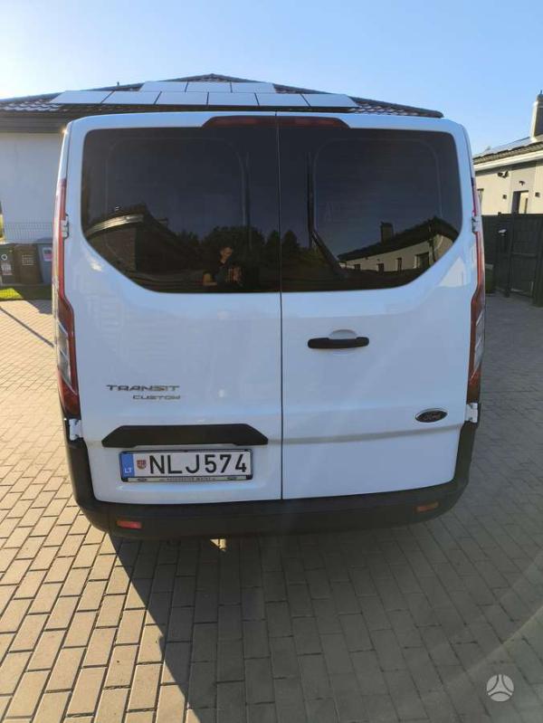 White Ford Transit Custom 2015 in Kaunas, with an engine capacity of 2.20 L and mileage of 216 thousand km for 9800 €, photo 8 on AUTOMOTO.COM.LV