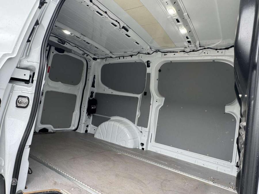 White Ford Transit Custom 2024 in Kaunas, with an engine capacity of 2.00 L and mileage of 20 thousand km for 27300 €, photo 9 on AUTOMOTO.COM.LV