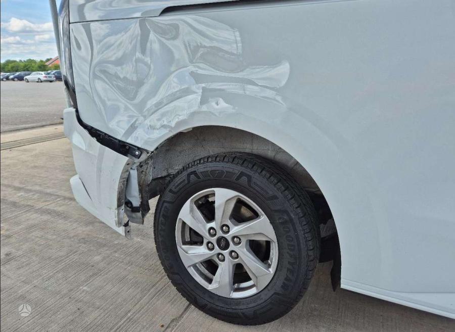 White Ford Transit Custom 2025 in Klaipeda, with an engine capacity of 2.00 L and mileage of 17 thousand km for 11900 €, photo 13 on AUTOMOTO.COM.LV
