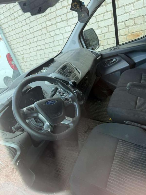 White Ford Transit Custom 2016 in Taurage, with an engine capacity of 2.20 L and mileage of 270 thousand km for 3700 €, photo 4 on AUTOMOTO.COM.LV