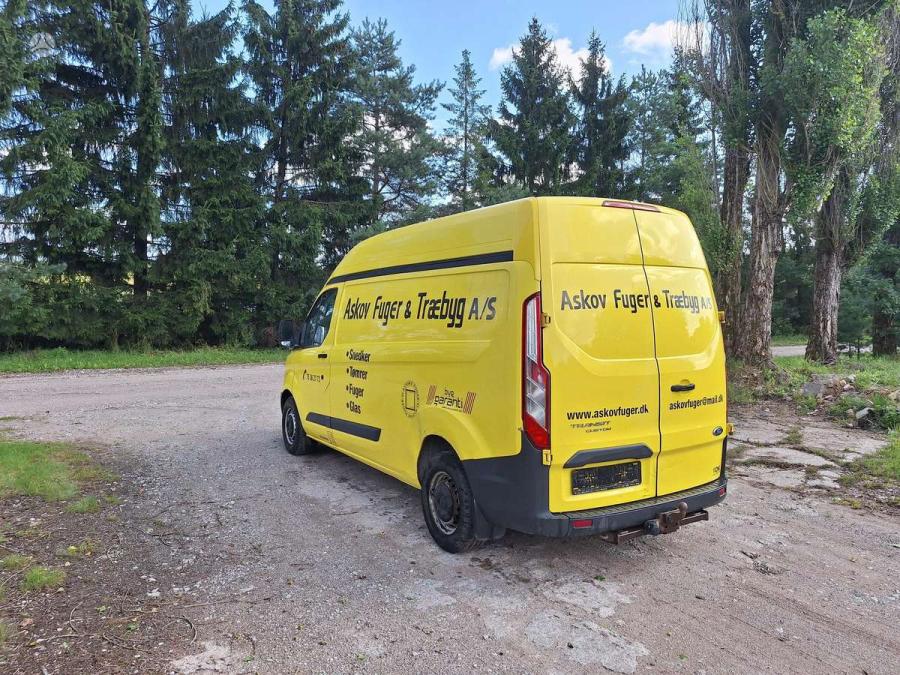Yellow Ford Transit Custom 2015 in Taurage, with an engine capacity of 2.20 L and mileage of 230 thousand km for 3100 €, photo 5 on AUTOMOTO.COM.LV