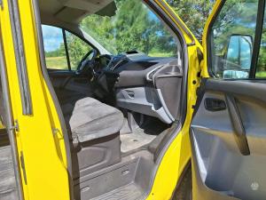 Yellow Ford Transit Custom 2015 in Taurage, with an engine capacity of 2.20 L and mileage of 230 thousand km for 3100 €, photo 8 on AUTOMOTO.COM.LV