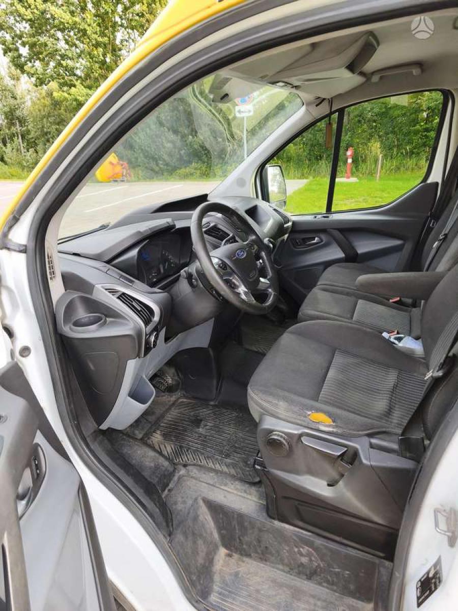 Yellow Ford Transit Custom 2016 in Siauliai, with an engine capacity of 2.20 L and mileage of 282 thousand km for 7000 €, photo 9 on AUTOMOTO.COM.LV