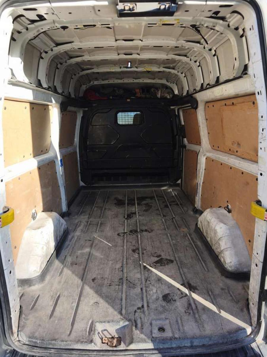 Yellow Ford Transit Custom 2016 in Siauliai, with an engine capacity of 2.20 L and mileage of 282 thousand km for 7000 €, photo 18 on AUTOMOTO.COM.LV