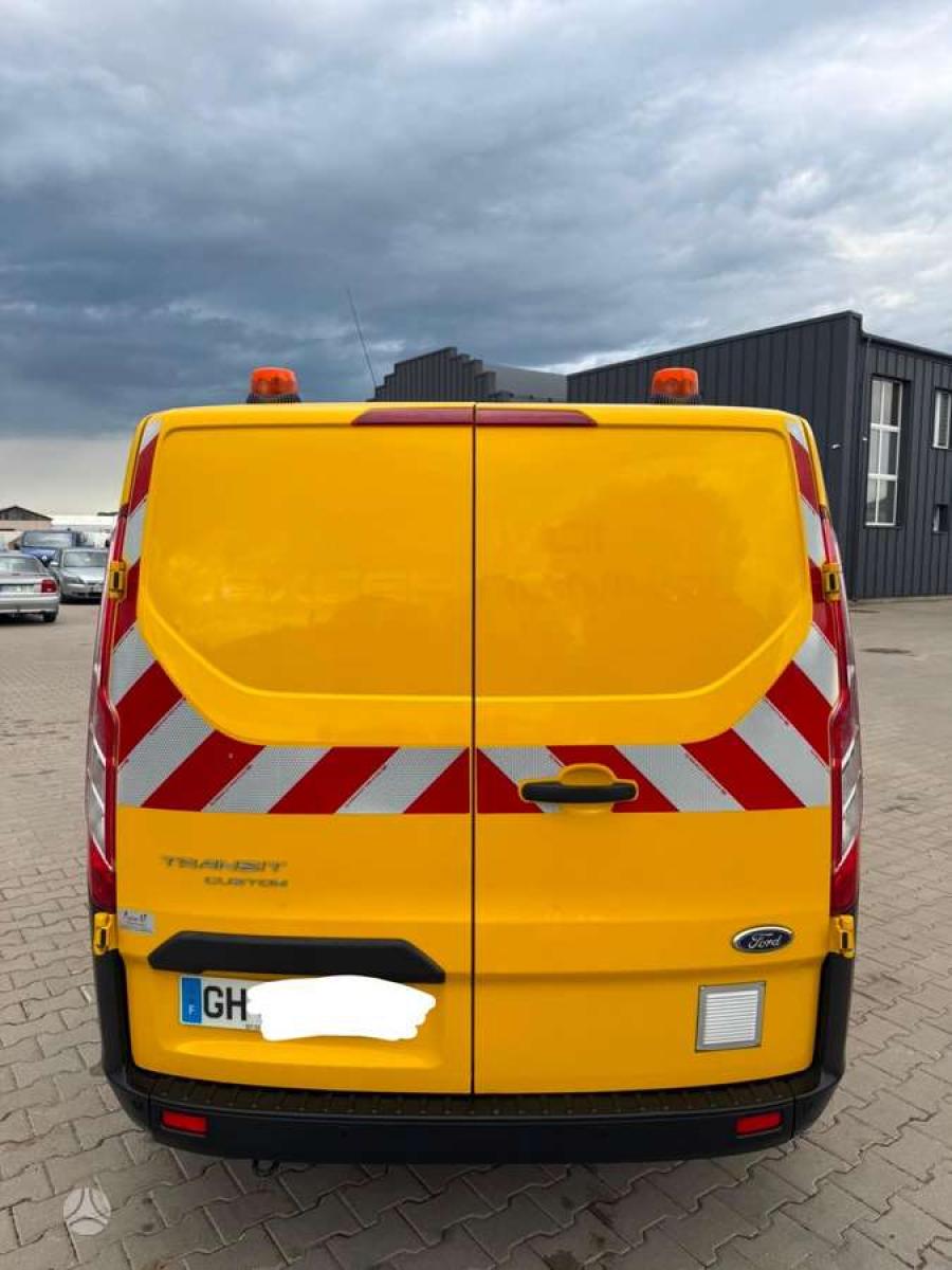 Yellow Ford Transit Custom 2022 in Kaunas, with an engine capacity of 2.00 L and mileage of 262 thousand km for 8750 €, photo 8 on AUTOMOTO.COM.LV