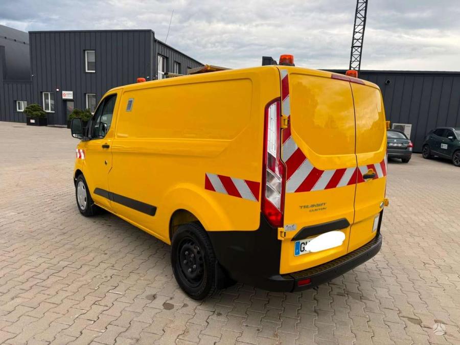 Yellow Ford Transit Custom 2022 in Kaunas, with an engine capacity of 2.00 L and mileage of 262 thousand km for 8750 €, photo 9 on AUTOMOTO.COM.LV