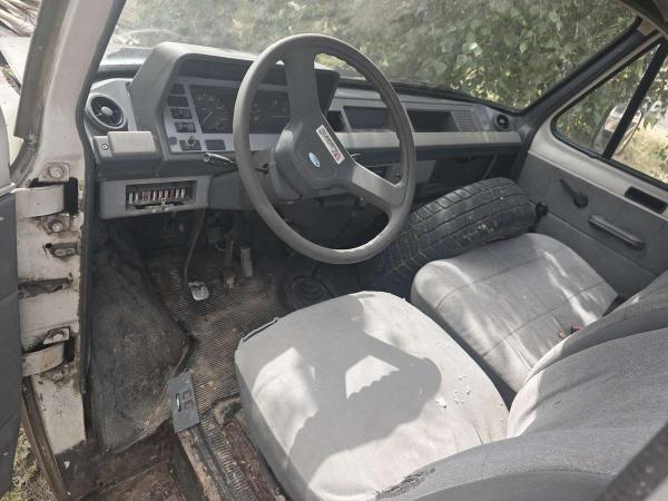 Zaļš Ford Transit 1985 Viļņa, ar dzinēja tilpumu 2.00 L un nobraukumu 300 tūkst. km par 740 €, foto 7 vietnē AUTOMOTO.COM.LV
