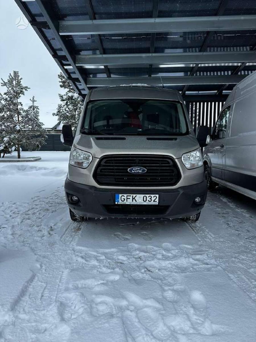 Green Ford Transit 2015 in Vilnius, with an engine capacity of 2.20 L and mileage of 185 thousand km for 12990 €, photo 3 on AUTOMOTO.COM.LV