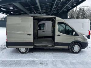 Green Ford Transit 2015 in Vilnius, with an engine capacity of 2.20 L and mileage of 185 thousand km for 12990 €, photo 6 on AUTOMOTO.COM.LV