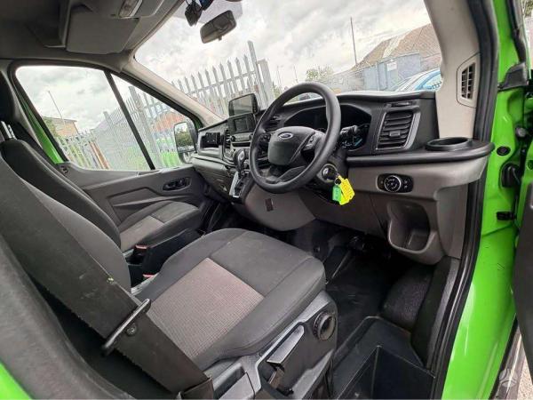 Green Ford Transit 2020 in Kaunas, with an engine capacity of 2.00 L and mileage of 170 thousand km for 5999 €, photo 6 on AUTOMOTO.COM.LV