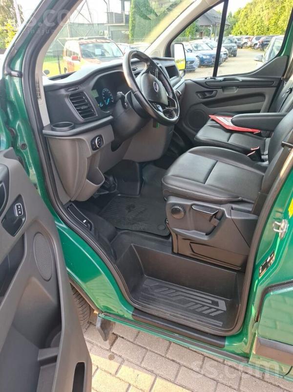 Green Ford Transit 2019 in Talsi, with an engine capacity of 2.00 L and mileage of 282 thousand km for 12790 €, photo 3 on AUTOMOTO.COM.LV
